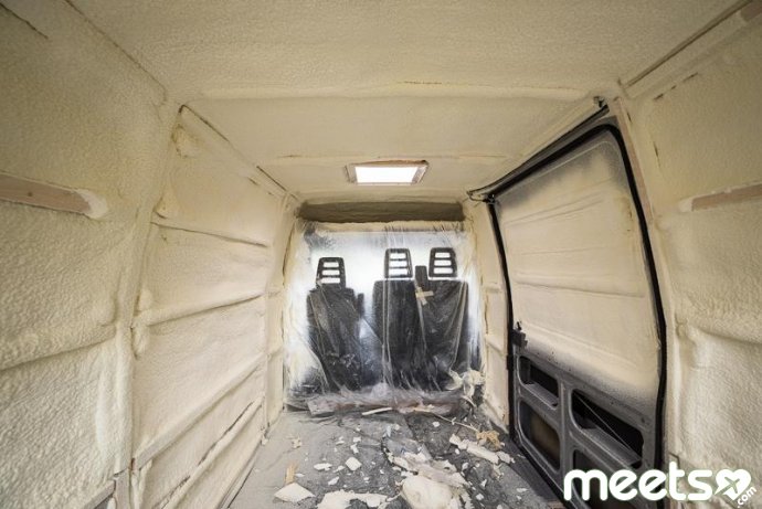 Life on wheels or how to make a cozy home out of your 16-year-old van ...